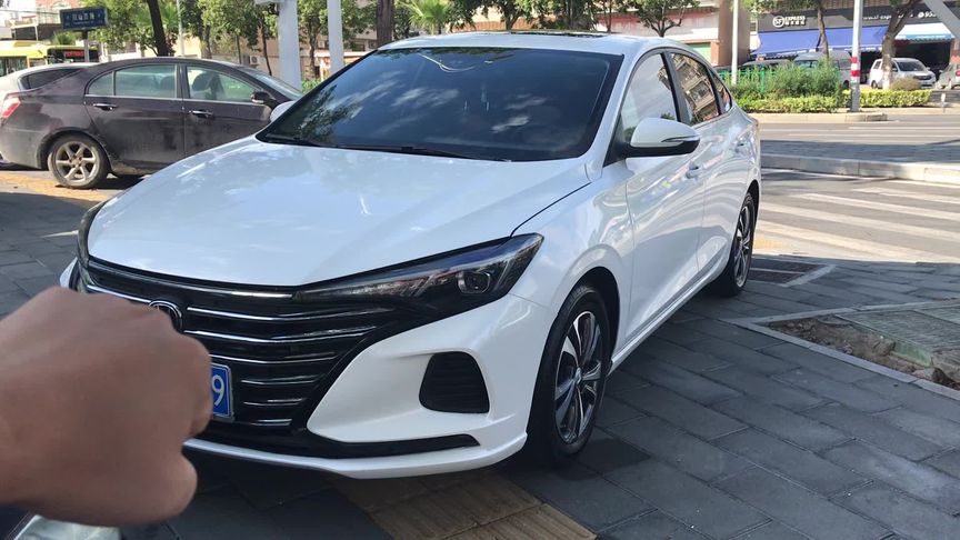 20年10月长安逸动Plus 手动1.6 一口价3.88