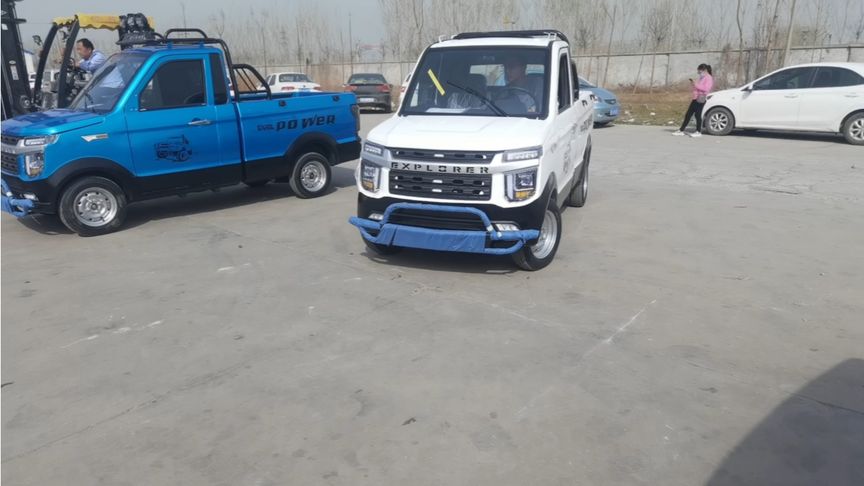 山区65岁老大哥相中的,不用充电也能跑的老年人皮卡车,抗造啊