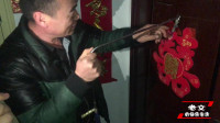 开锁师傅用这么简单一个工具, 分分钟就把防盗门打开了