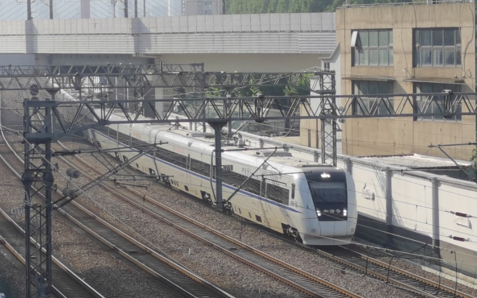 【中国铁路】CRH1B-1059担当D5592次列车通过中山北路桥机位