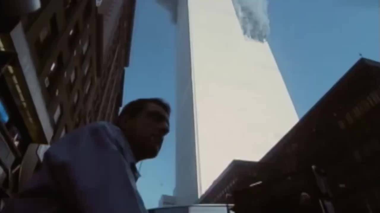 ...双子塔浓烟中,绝望者从高空坠下的触目惊心一刻 #911事件 #美国 #...