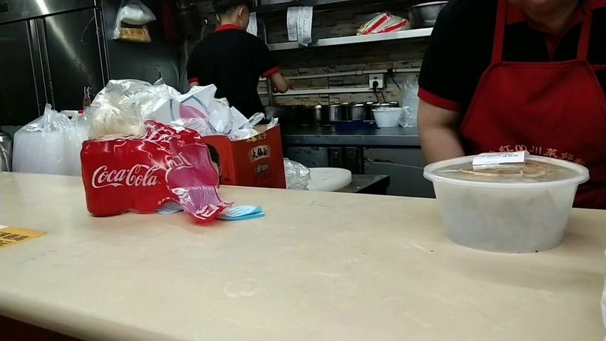 商家故意不出美团订单,外卖小哥含恨送餐,只为赚5块配送费