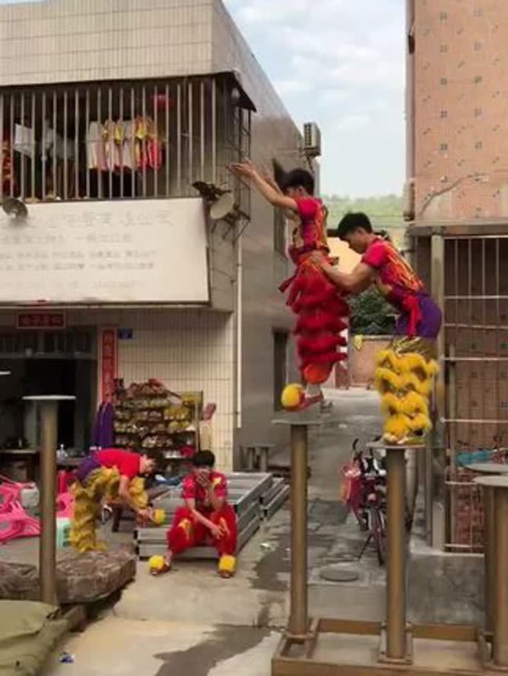 华流才是顶流醒狮文化开业庆典开业大吉财源滚滚舞狮