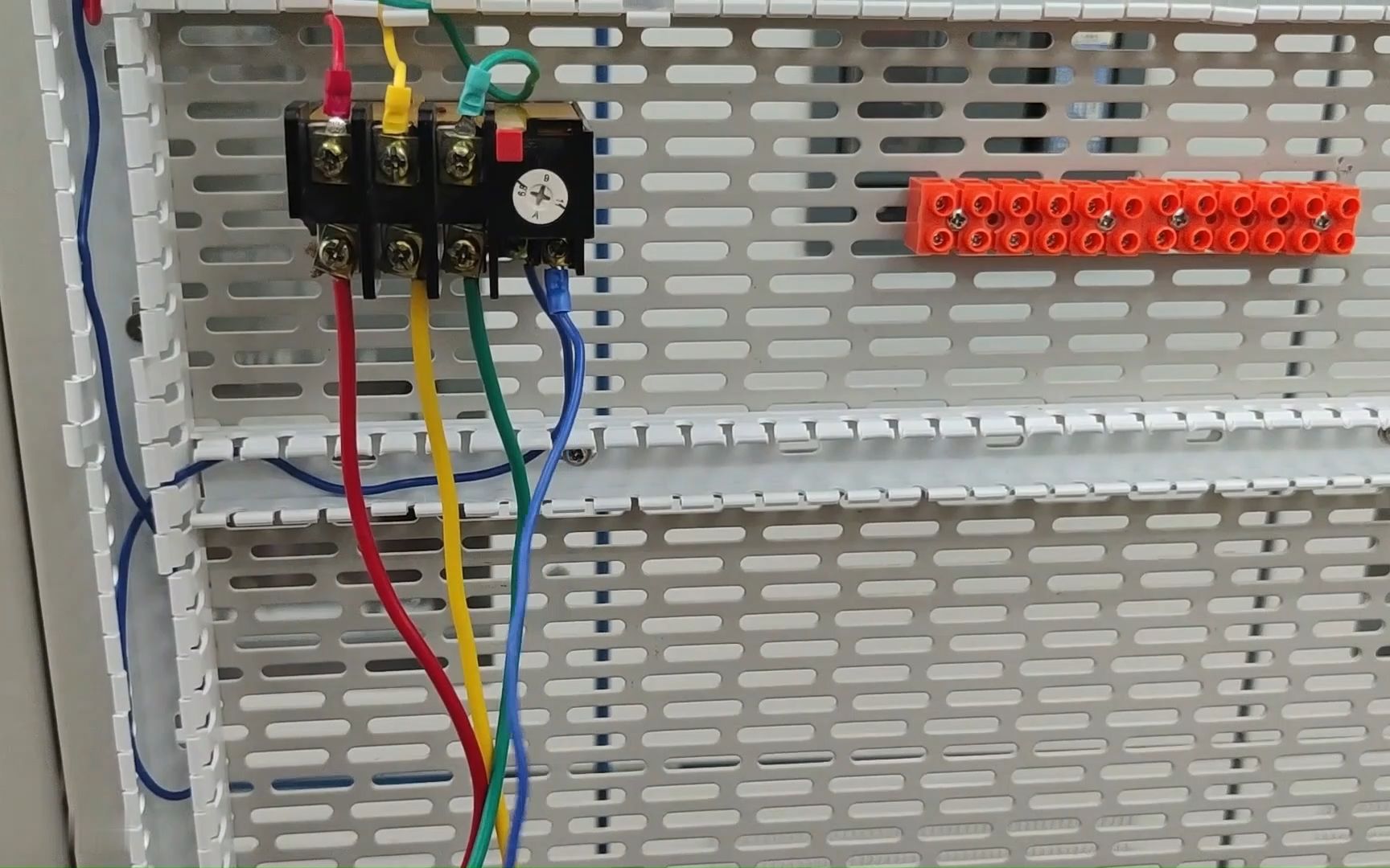 点动控制控制电路组装