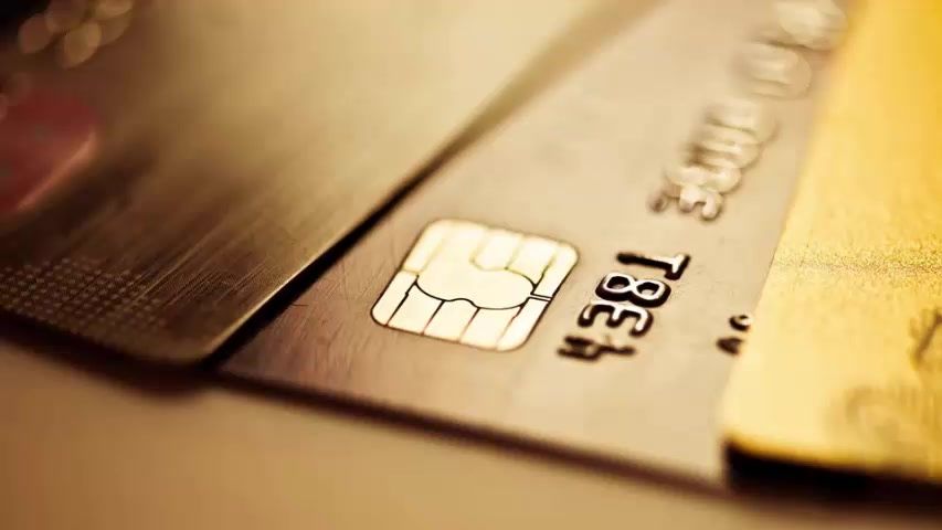 小伙信用卡透支5万,无力偿还,学会这招,轻松应对信用卡还款