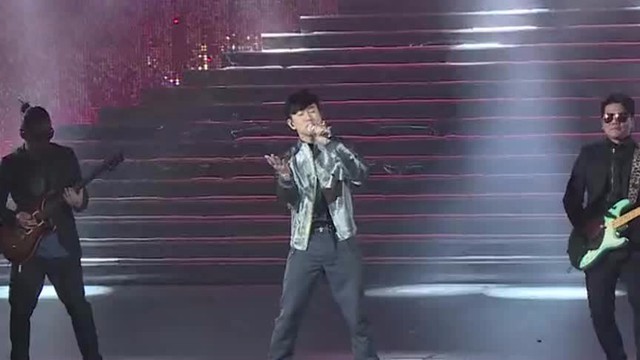 林俊杰演唱会现场在线催生粉丝:让我未来的歌陪你们的小孩长大