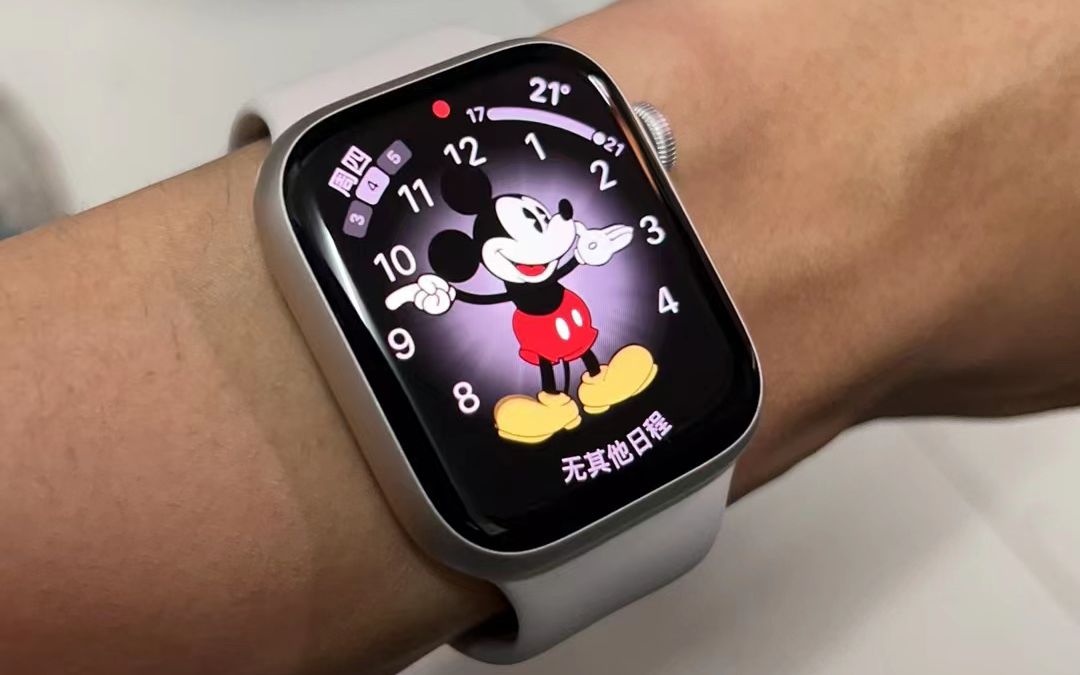 AppleWatch S8 45mm 星光色 GPS版 开箱速览,细狗男生戴上也挺好看的