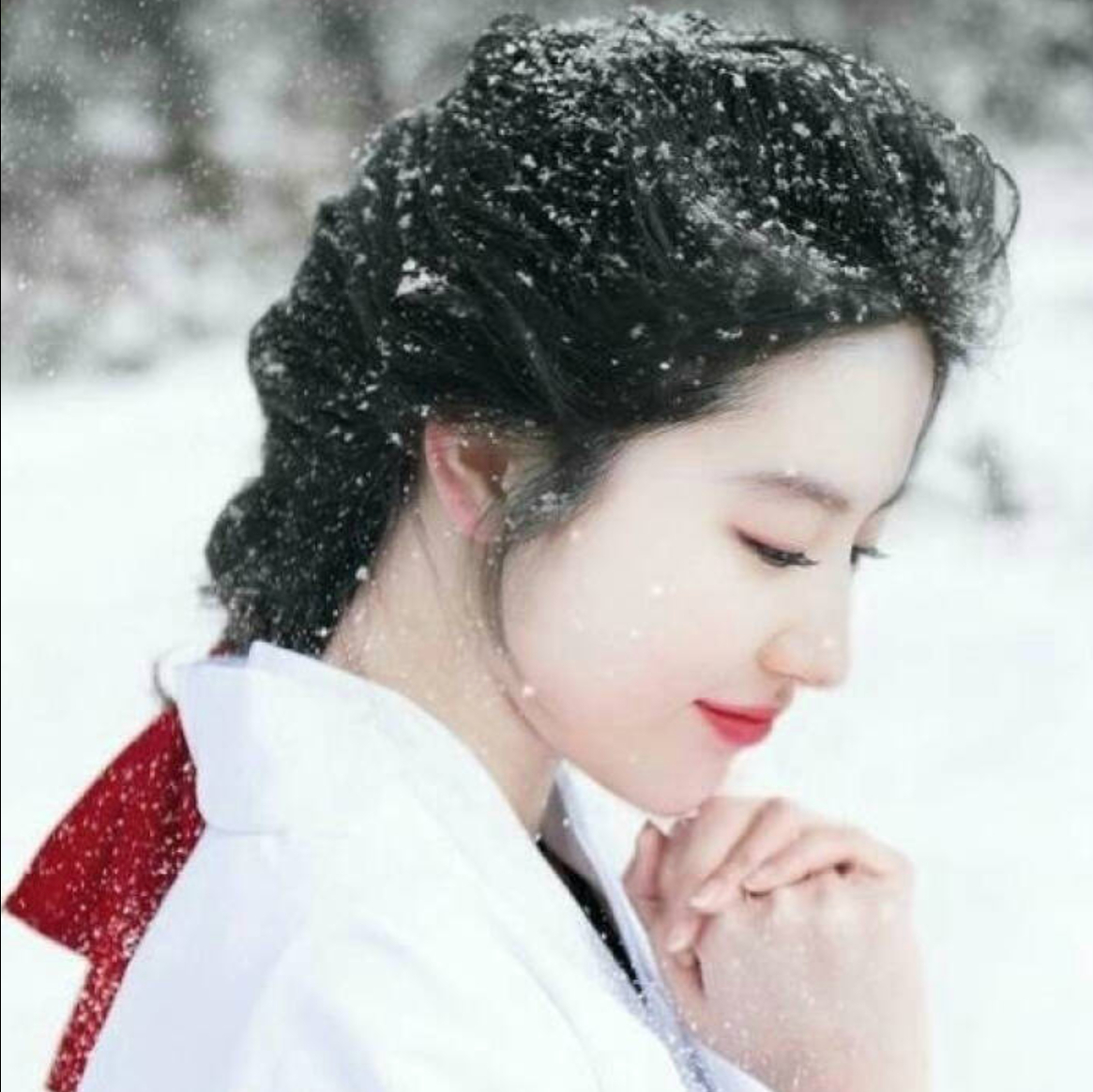 美人挖掘机 