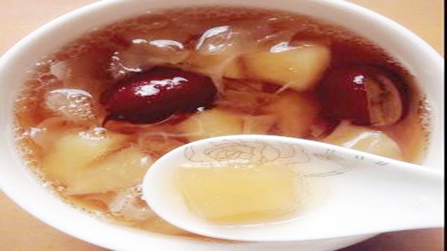 苹果红枣汤具有补虚益气、养血安神、健脾和胃等功效