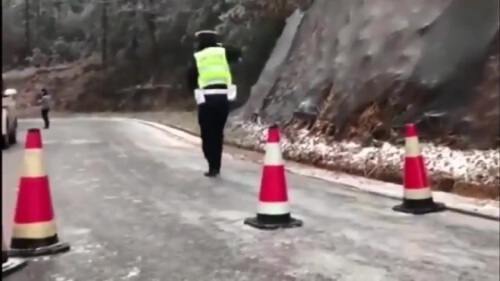 致敬每一个不平凡的岗位,幸苦了!