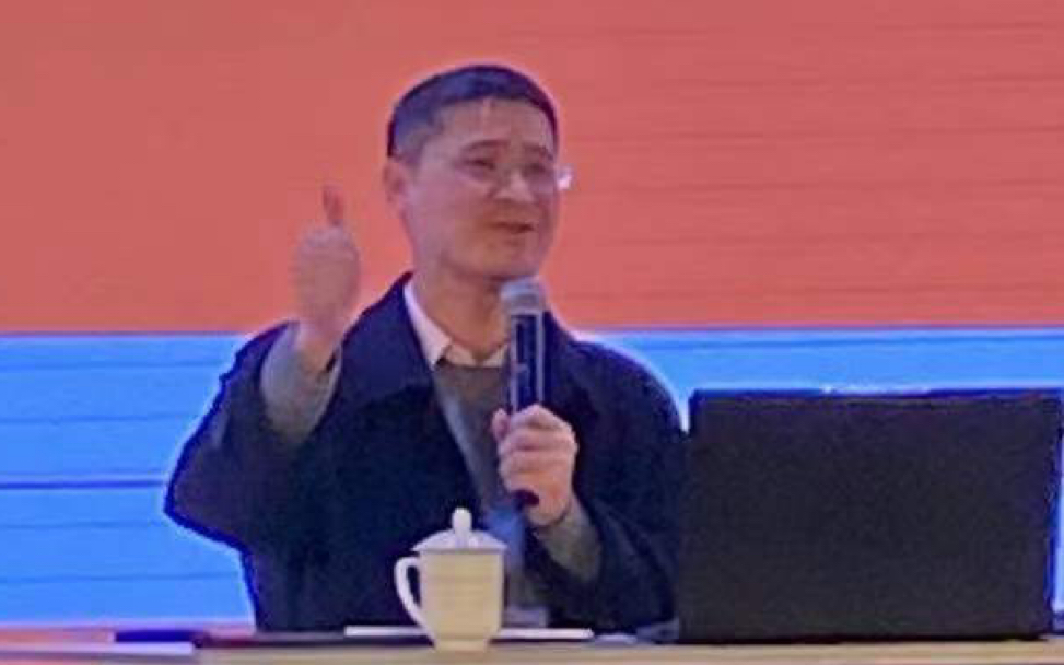 这个PPT…怎么下一页啊?