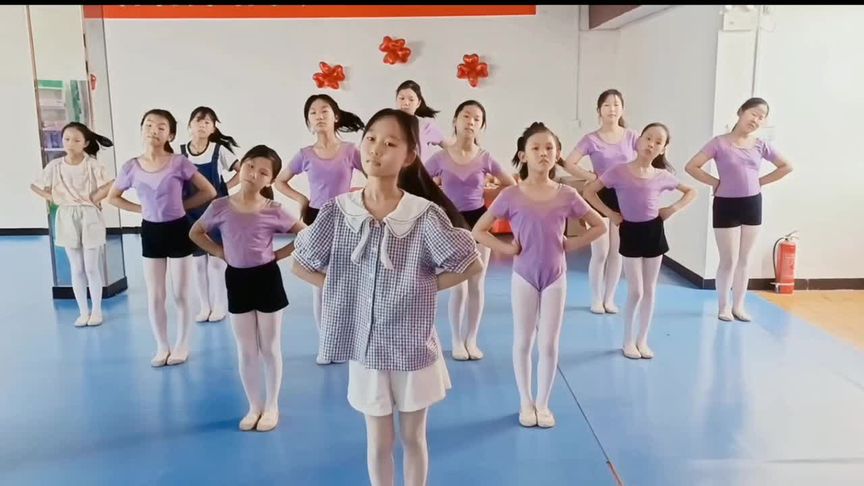 #来一个抖音很火的歌曲《小城夏天》,完整版#舞蹈课堂随拍