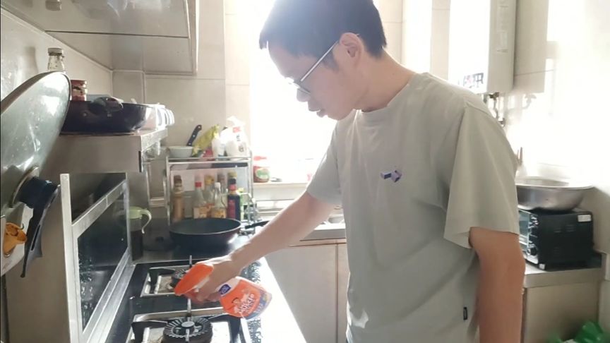 第一次用威猛先生打扫厨房,看看效果怎么样?