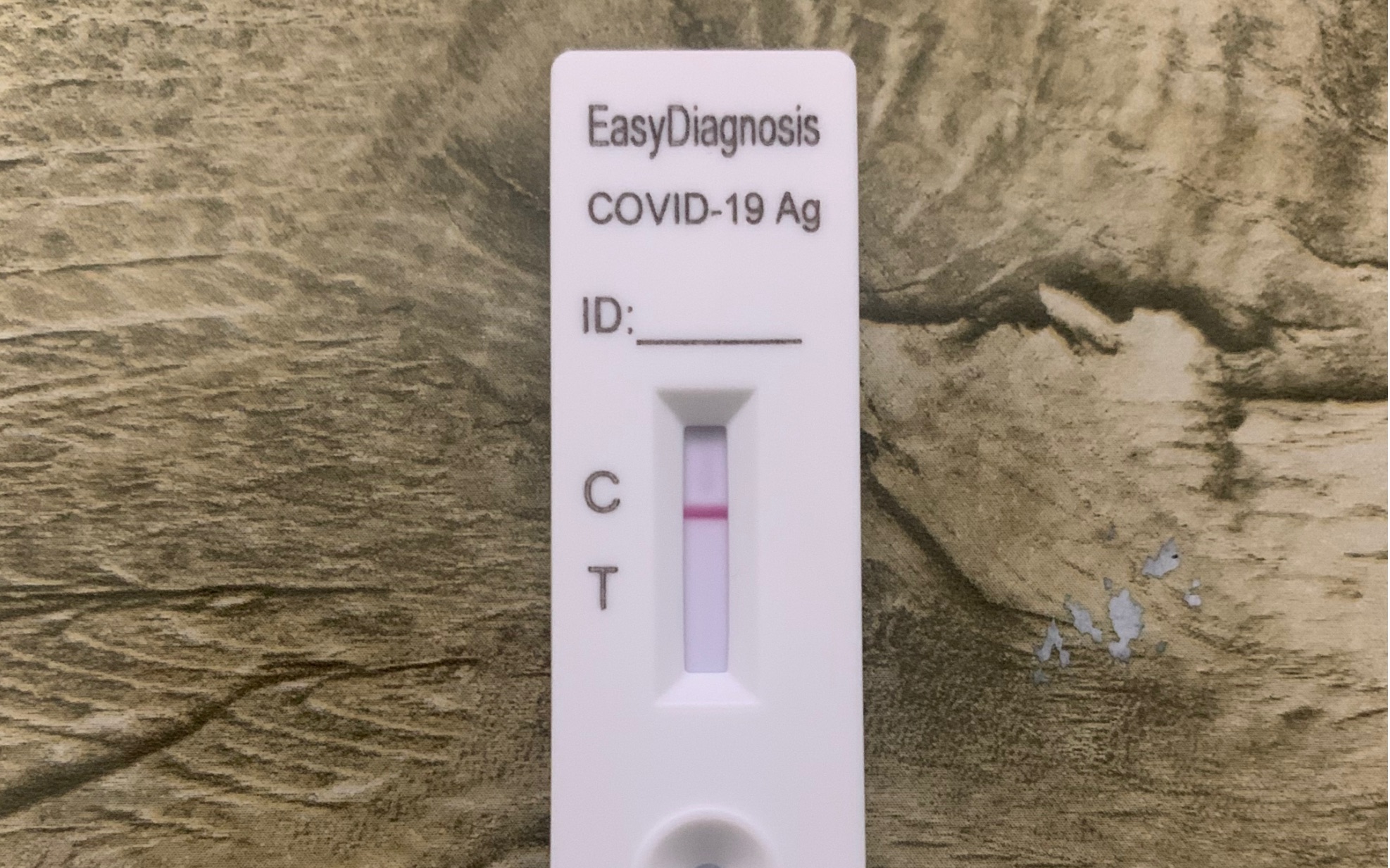 ...大狮子跟老铁们分享如何在家自己核酸检测(抗原检测卡使用方法)