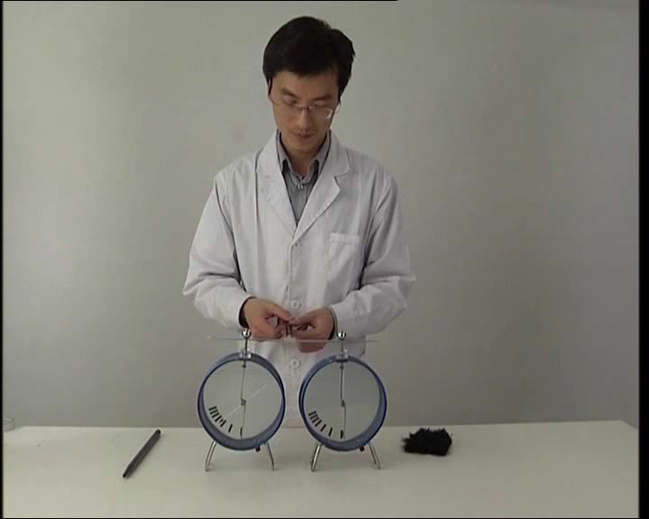 电荷在金属导体中的运动