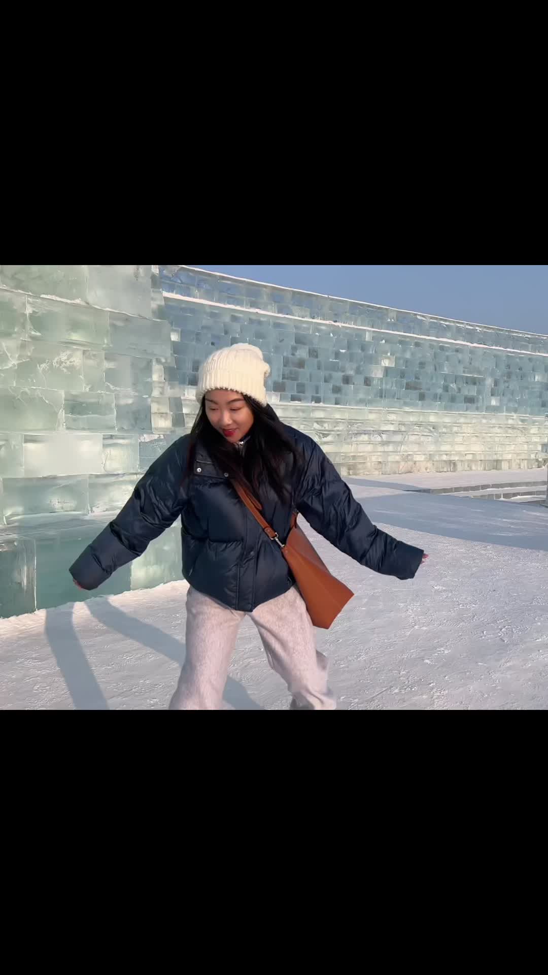 对不起,我发晚了! #哈尔滨冰雪大世界闭园时间确定