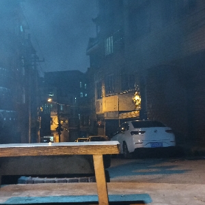 土你一脸 