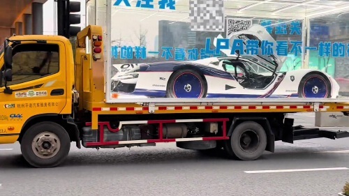 《猫头鹰SP600》 最快量产电动车,极速438kmh 四电