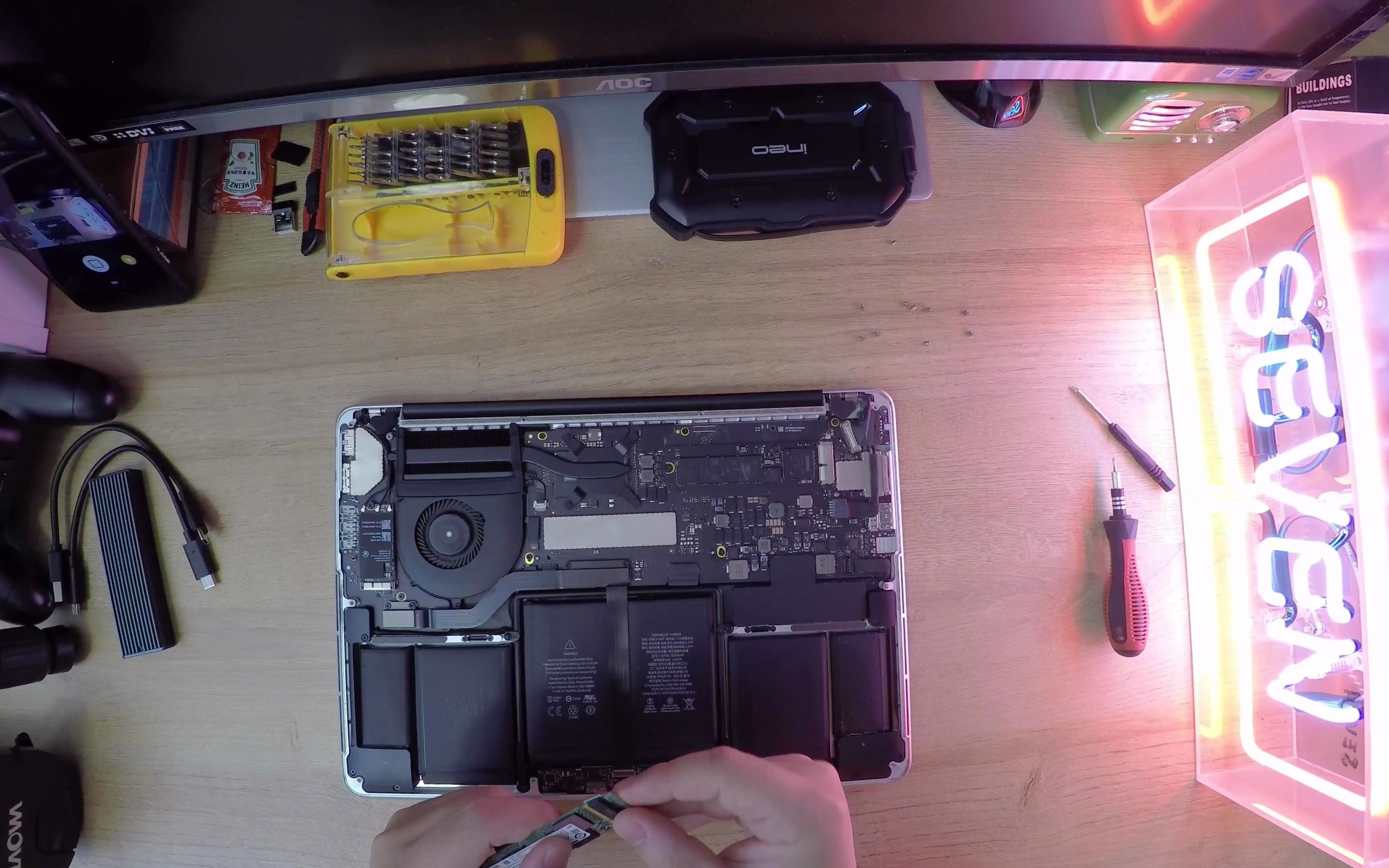 Macbookpro硬盘更换