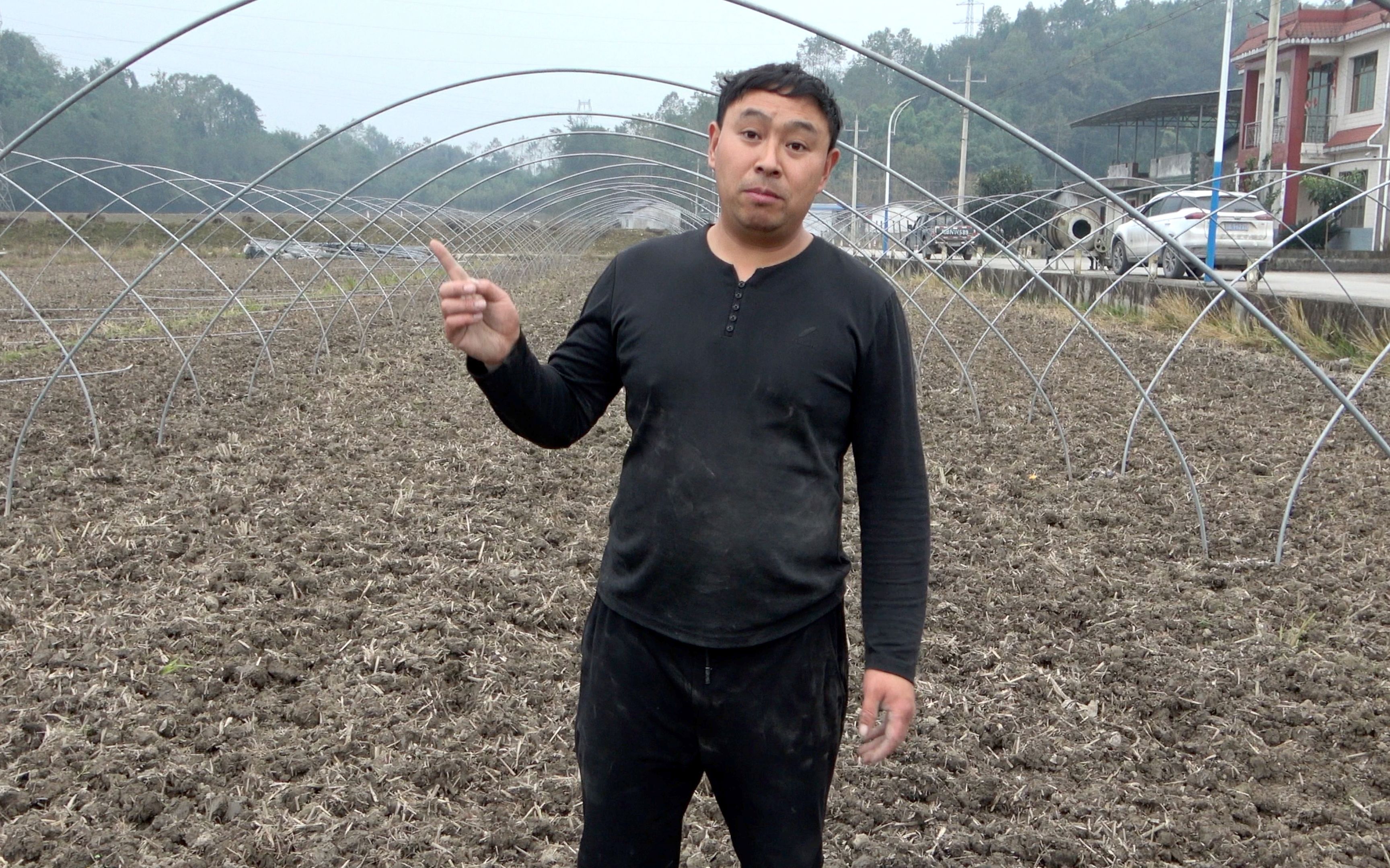 农村大哥教你搭建羊肚菌大棚,用这种方法搭建,性价比又高又好用