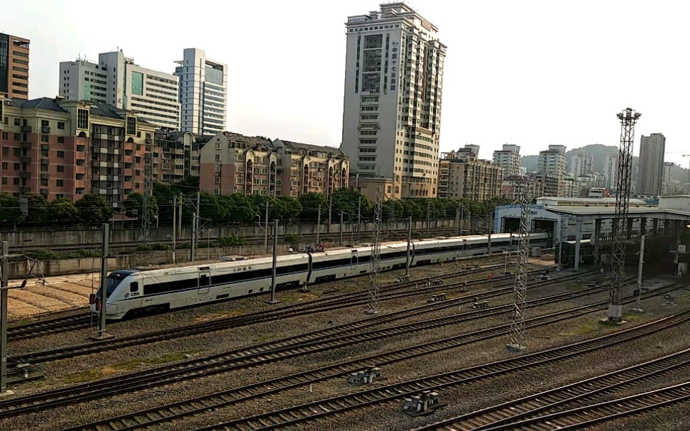 CRH1A-1125担当的D6207(福州-厦门)驶离福州动车运用所