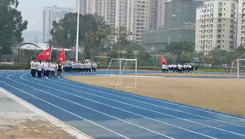 北海市外国语实验学校高中生的跑操