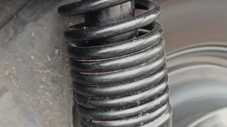 电动车后减震第一视角工作视频!(三分之一阻尼)和坐船一样