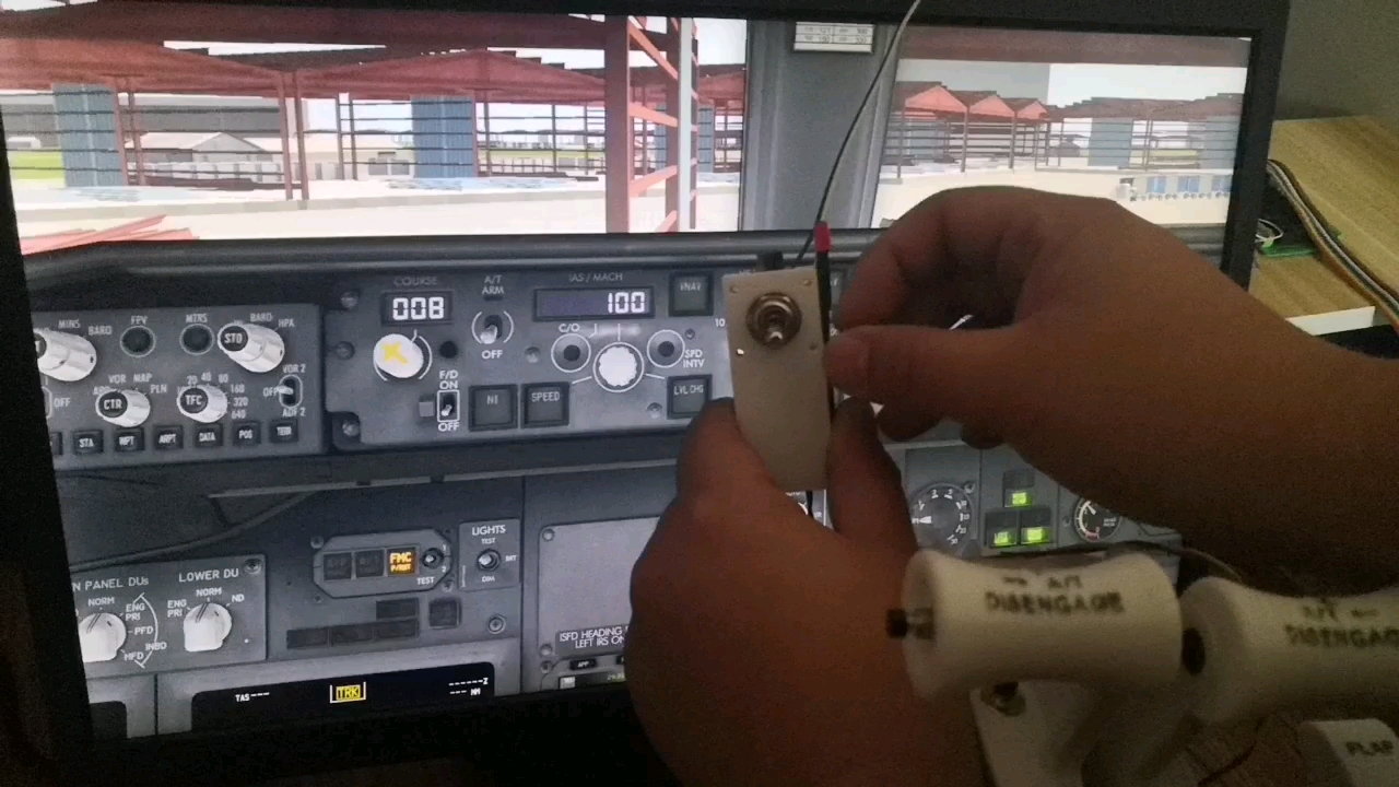 波音737模拟座舱 MCP 自动油门断开,接上油门看看好不好用