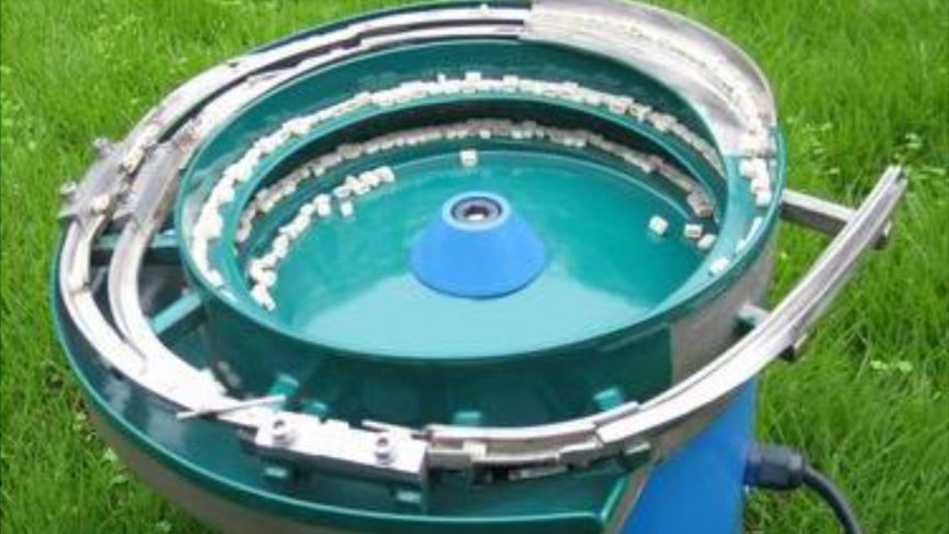 振动盘的原理是什么?主要作用有哪些?如何控制满料停止?