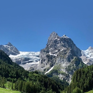 山海不见山 