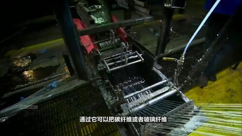 神奇的玻璃纤维缠绕成型工艺,绕着绕着一个矿场通风管道就形成了