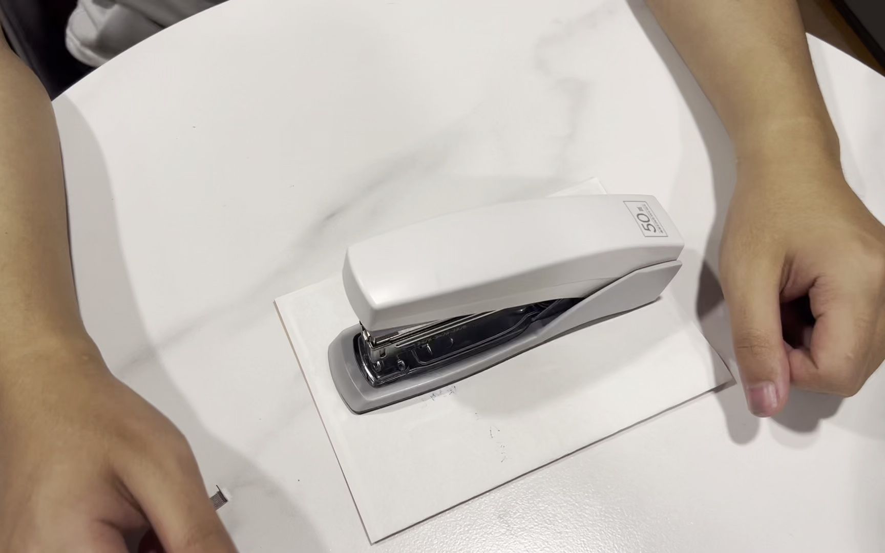 大型订书机使用教程