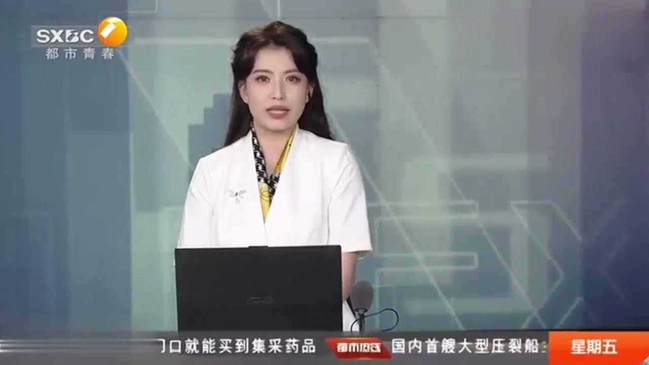 #变压器围栏装超大麦当劳标牌