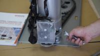 杰龙电机链条松紧度调整方式 Jielong shutter motor's chain tightness ...