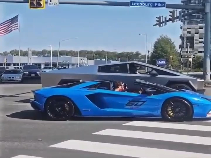 兰博基尼PK特斯拉皮卡