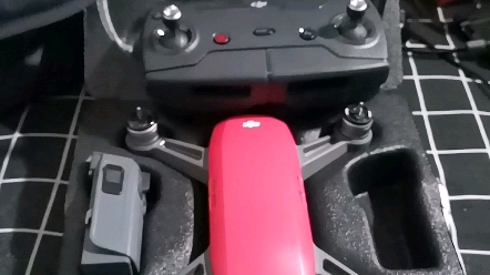 大疆无人机晓,是9月28号,在闲鱼上面淘的,价格是1100,我只有一件晓...