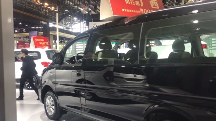 东风风行新款出来亮相了,商务车7座的还能优惠10000元,捡到宝了