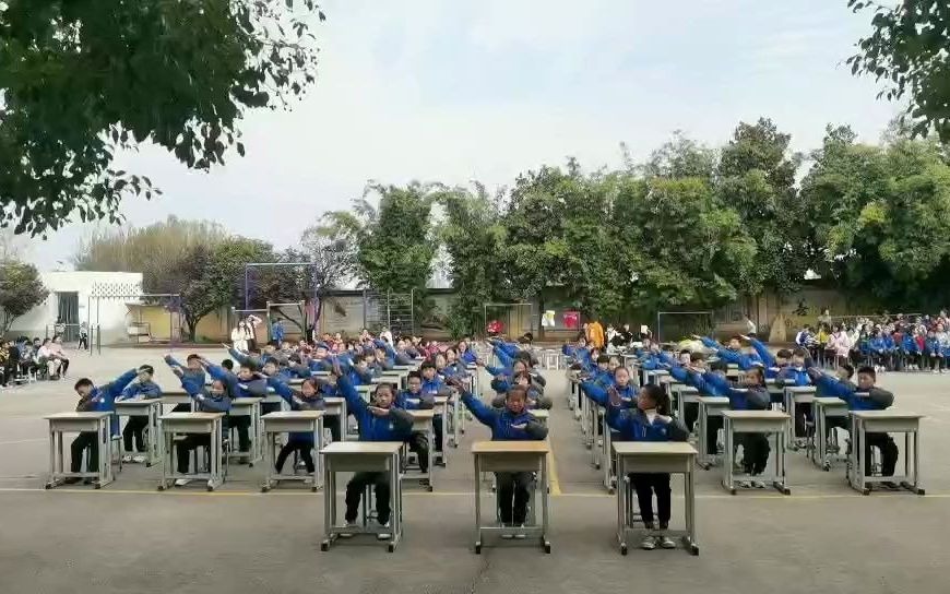 五三班课桌操《布谷鸟》