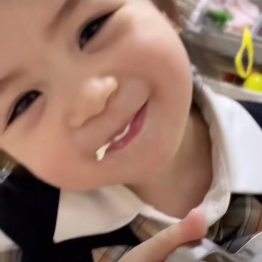 一个专注心理学的女子 