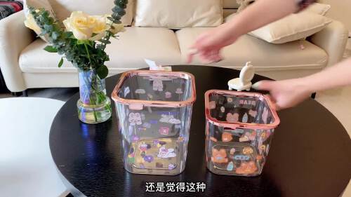 这个垃圾桶我太喜欢啦,大开口的设计平时追剧吃零食扔垃圾也方便多了!