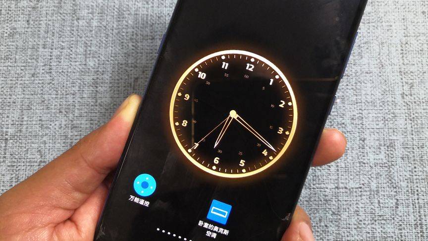 手机桌面水滴时钟动态壁纸,能看时间的锁屏,一动就水波涟漪