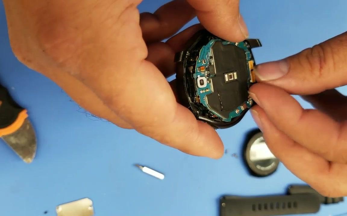 【拆解】Samsung Gear S3 拆解更换电池