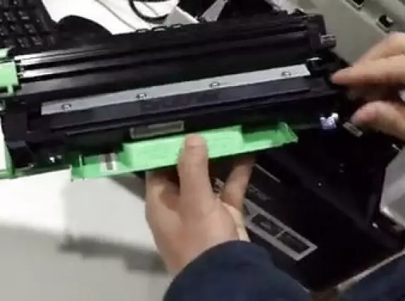 兄弟1618硒鼓和粉盒安装视频_标清