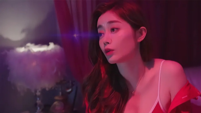 摄影师去给美女拍照,这也太专业了 就是容易挨揍啊!