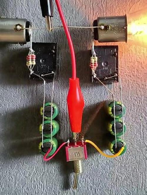 制作了一个12伏的汽车转向灯,用继电器控制