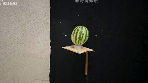 利用废弃电池制作有趣的电解水发射小实验