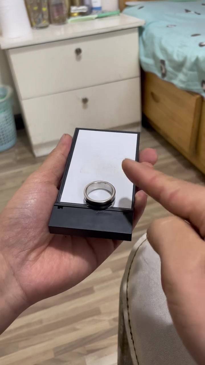 教你一招画板变物体逗朋友玩