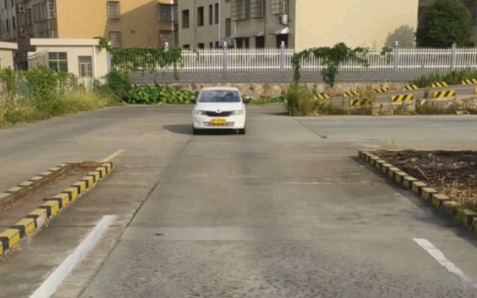 自动挡C2驾照科目二操作基础(4)直角转弯点位讲解