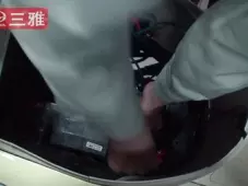 三雅电动车安装电池教程