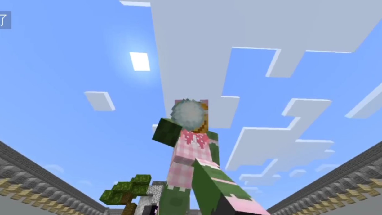 这是一个空岛生存服务器_手机游戏热门视频